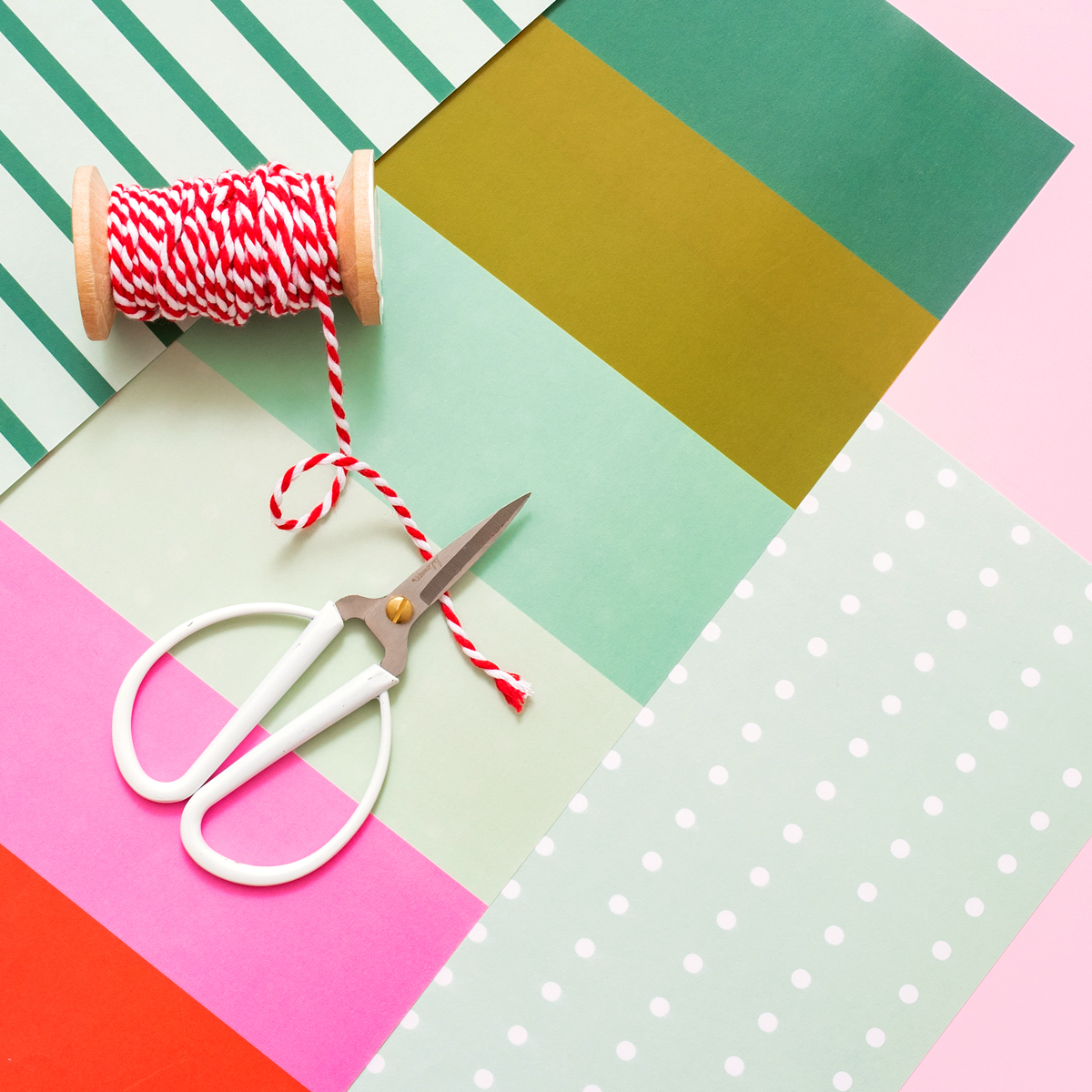 HOLIDAY GIFT TAGS & STICKERS